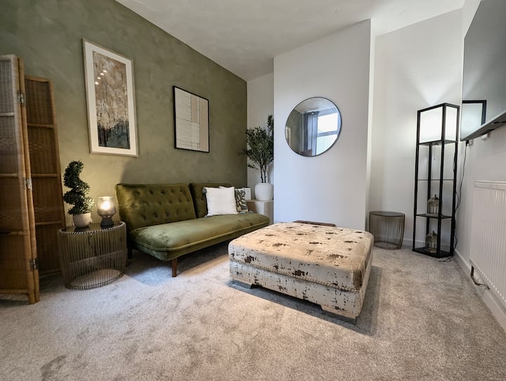 Central Luxe 3br Home With Hot Tub – Sleeps 10” - Portsmouth