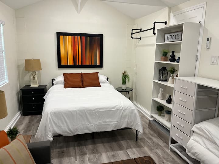 Casa Contento - Updated Studio - Sanford, FL