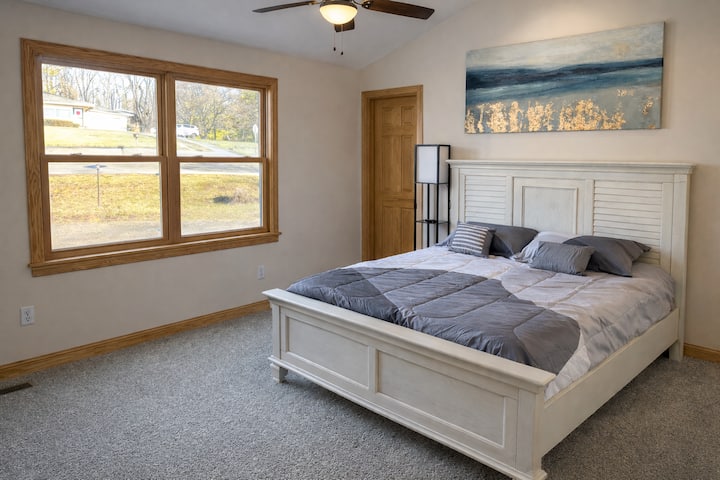 Only 10 Min To Wvu! - West Virginia