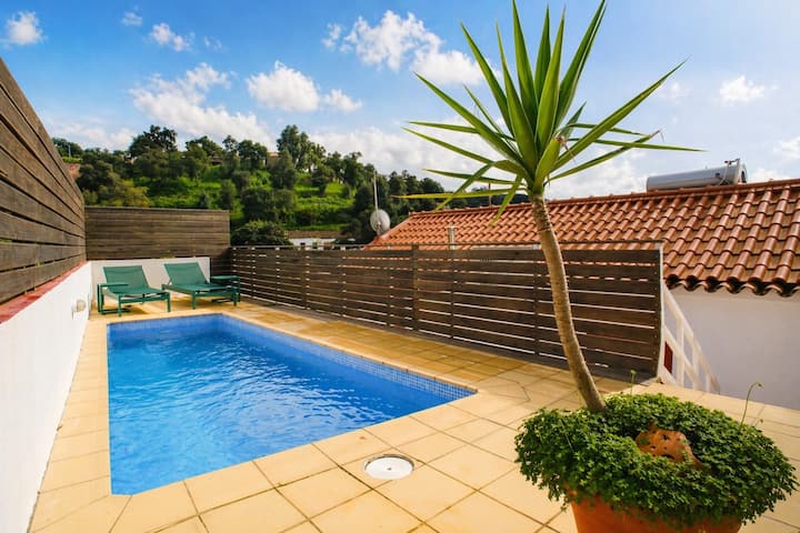 (New) Entire 3-bedrooms House W/ Pool & Fireplace - Monchique