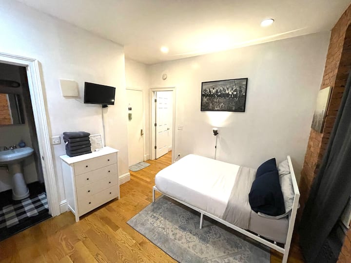 *1br Apt Times Sq & Empire State - Manhattan, NY