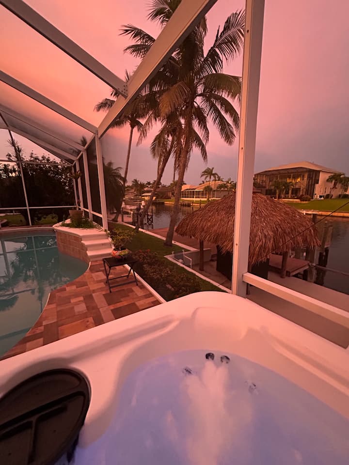 Paradise With Heated Pool, Jacuzzi And Canal View - Cape Coral, FL