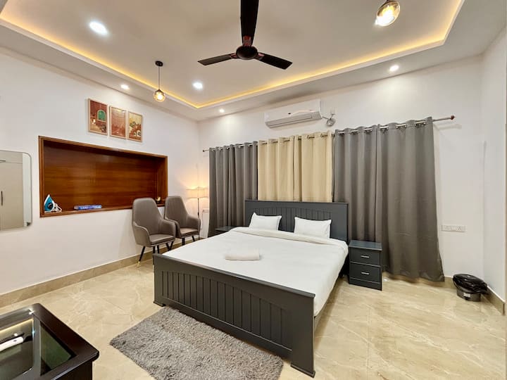 Nirvana Homes-a Peaceful Escape 101
Near Assi Ghat - Varanasi