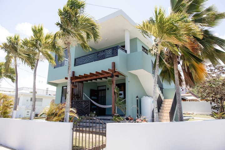 Frente Al Mar! Casa Reverdecerás - Camuy