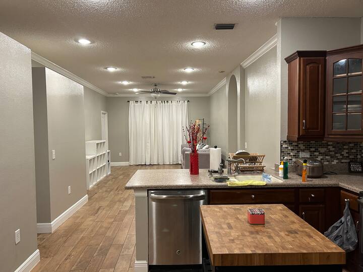 Home Away From Home! - Land O' Lakes, FL