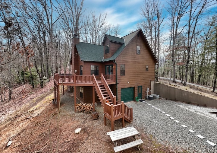 Deer Foot Cabin -Big 3br, Hot Tub, Wood Fireplaces - Blairsville, GA