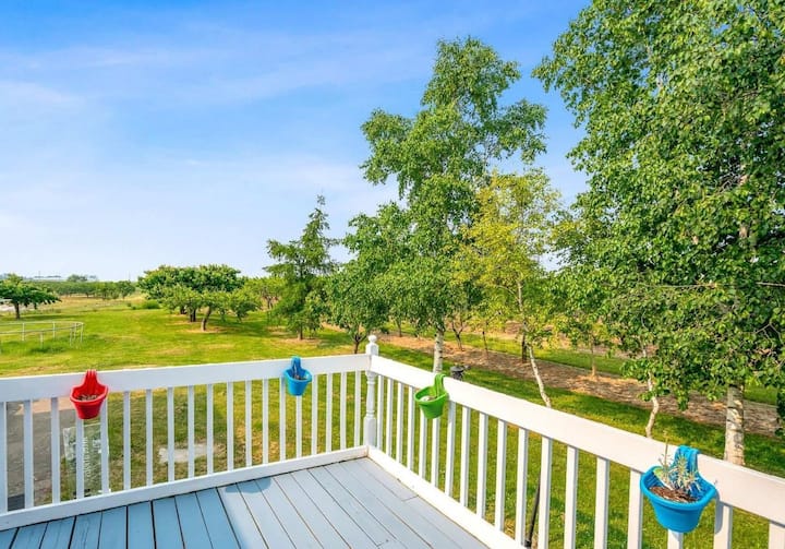 Orchard Oasis - Beamsville