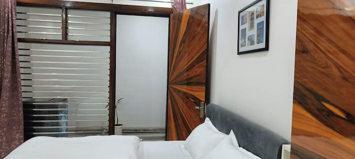 Terrace Flat Near Airport - Delhi, Hindistan