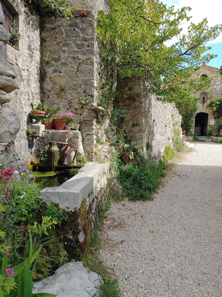 Chambre Avec Terrasse Les Oliviers En Provence - Orange, France