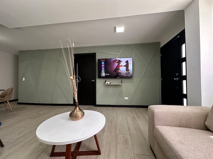 Depto. Moderno Cerca De Hosp. Metropolitano - Quito