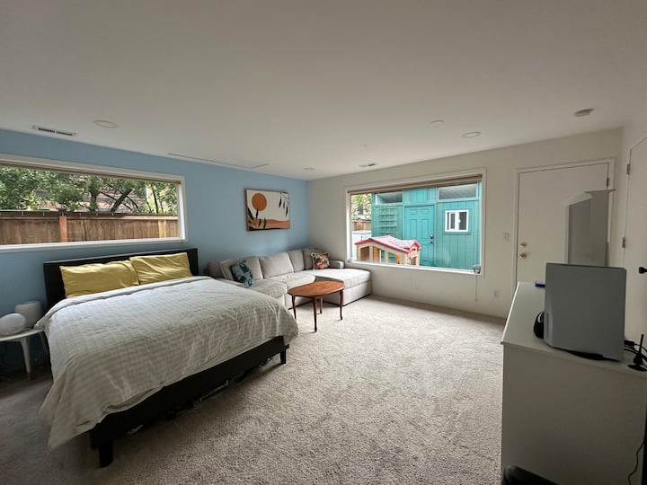 Spacious Studio. 5 Mins To Downtown Bellevue! - Bellevue, WA