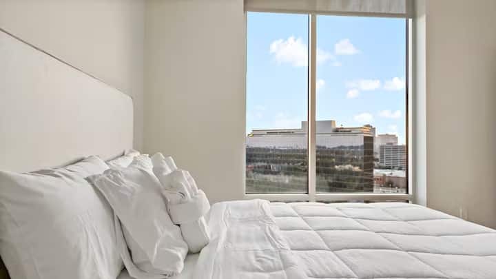 Corporate Comfort In The Clouds | Balcony | Views - Fairfax