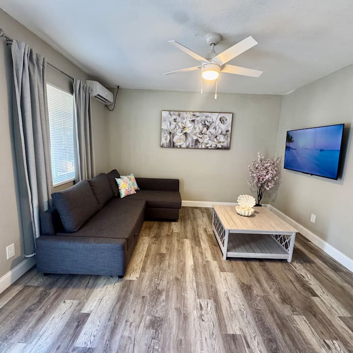 * Newly Remodeled* Apt 3 Miles From The Beach - Clearwater, FL