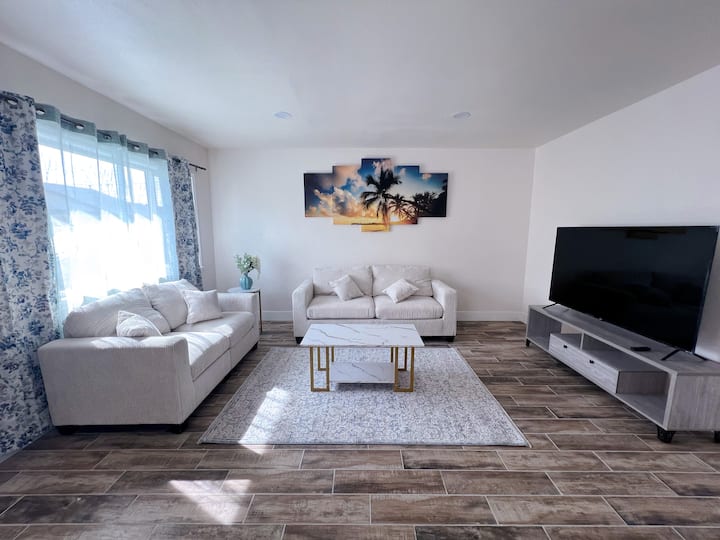 Gated New& Cozy Central Location - Arcadia, CA