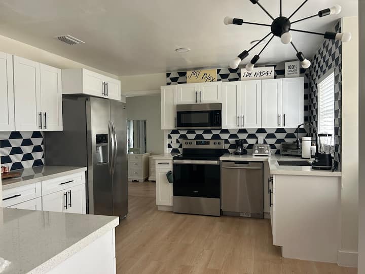 Cozy, Relaxing Family Getaway - Bradenton, FL