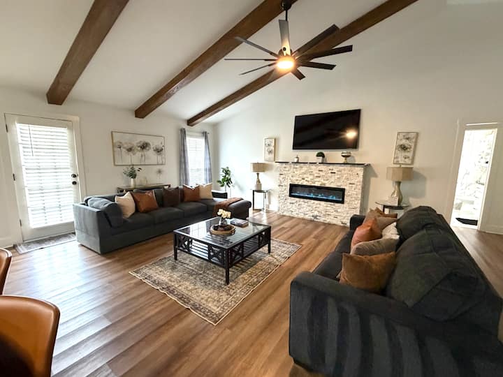 Cozy Ranch Home In Lawrenceville, Ga
5 Br 8 Beds - Duluth, GA