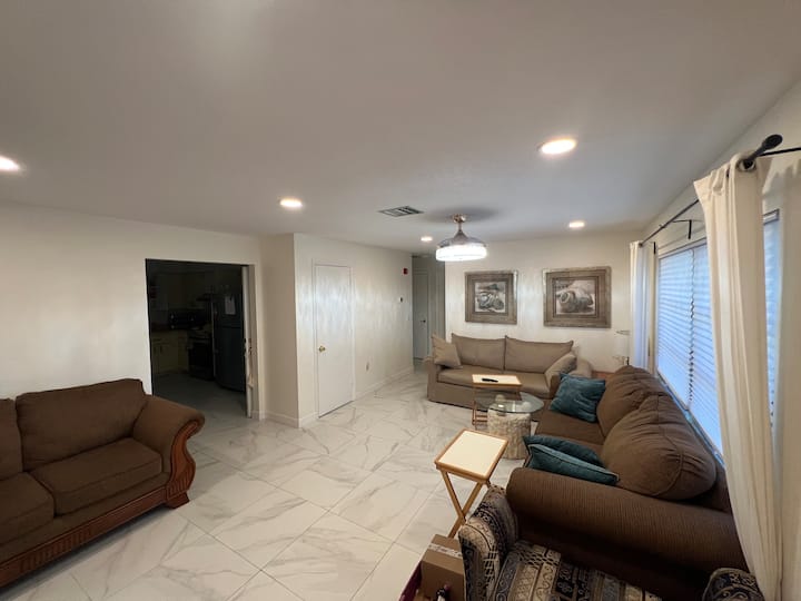 A Private Room With A Bathroom - Venice, FL