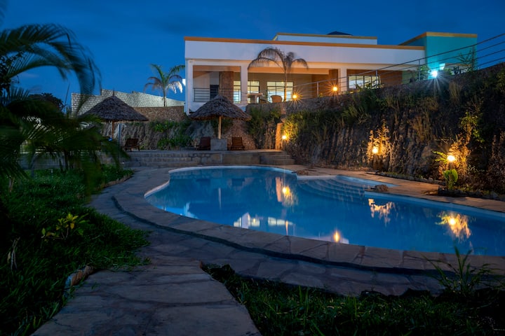 Crocodile Lodge Villa 6mn To Beach/ O7l55loll9 - Diani Beach
