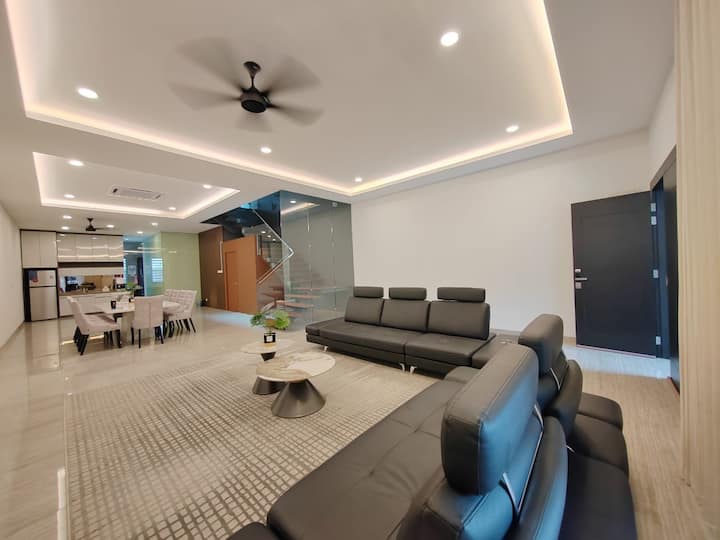 33-ghee Hiang,三层楼 5房6浴室,可住18人。 - Penang