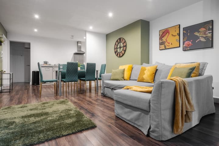L1 City Stay | Netflix & Prime Location |Workspace - Liverpool