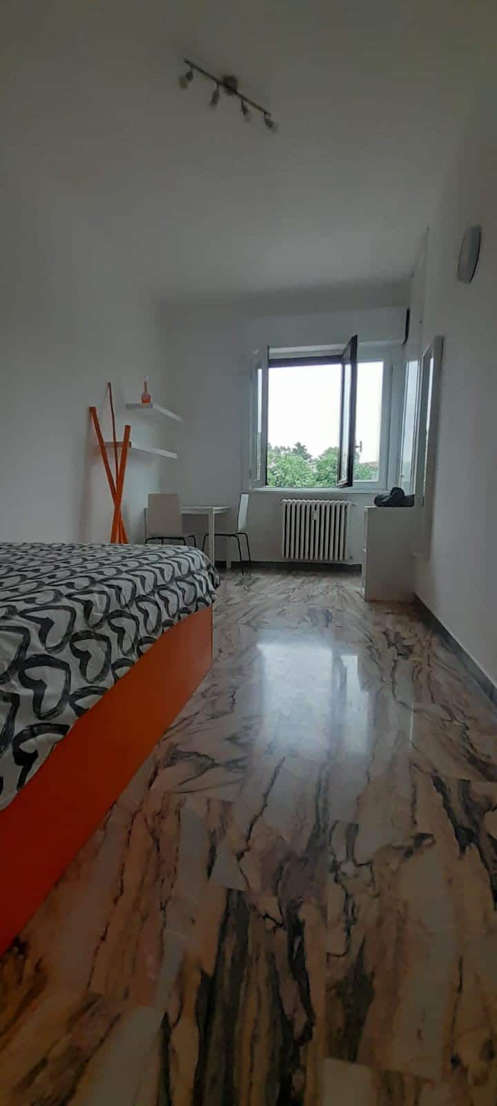 I Feel Orange - Saronno