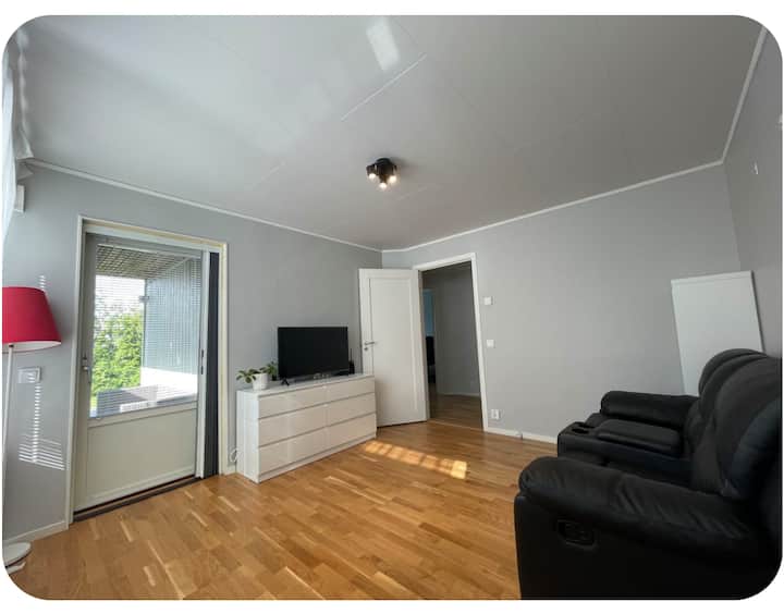 3 Rooms In North Stockholm - Solna