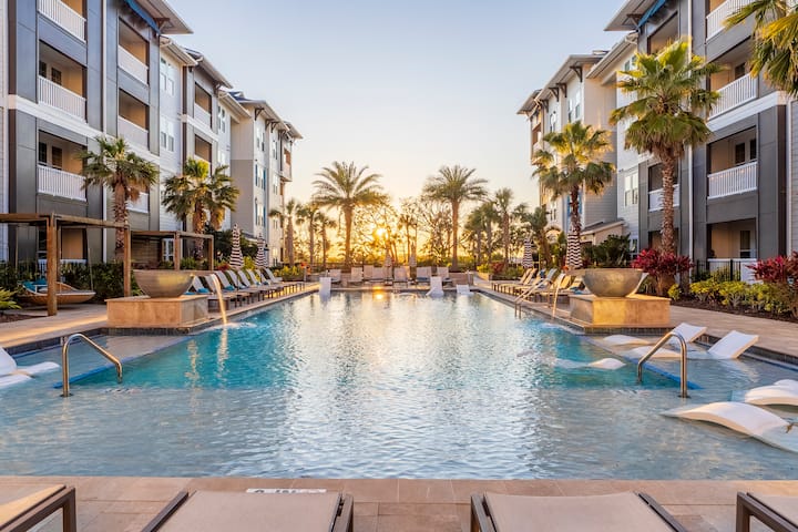 Luxury Costal Oasis Close To Beach & Amphitheater - St. Augustine, FL