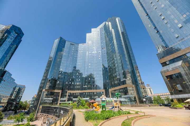 Шикарный вид на горы с 21-го этажа - Kazakhstan