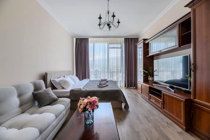 Шикарный вид на горы с 21-го этажа - Kazakhstan