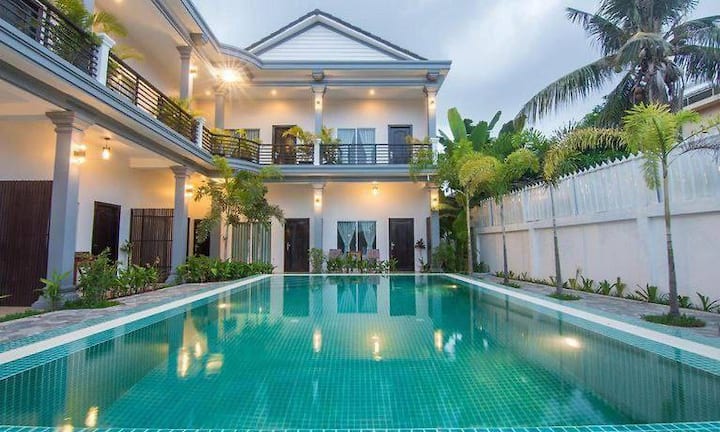 8 Bedroom Private Villa-1.5 Km Pubstreet - Cambodia