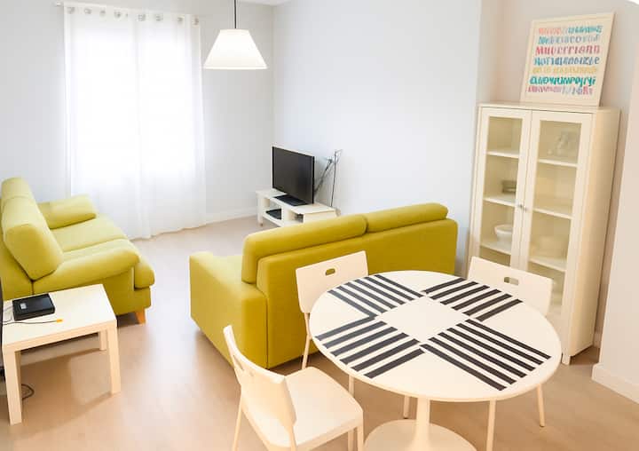 4 Bedroom Flat - Free Parking - Zaragoza, España