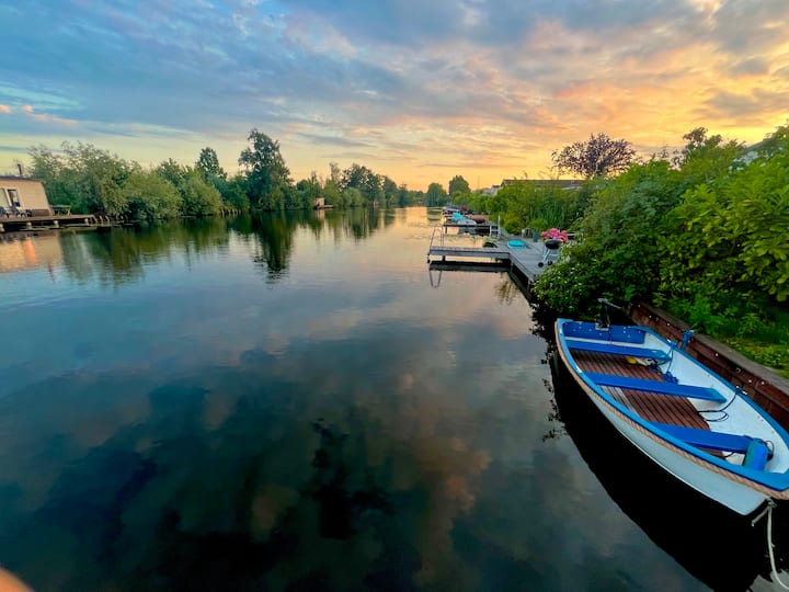 Private Little Getaway At Lake - Utrecht