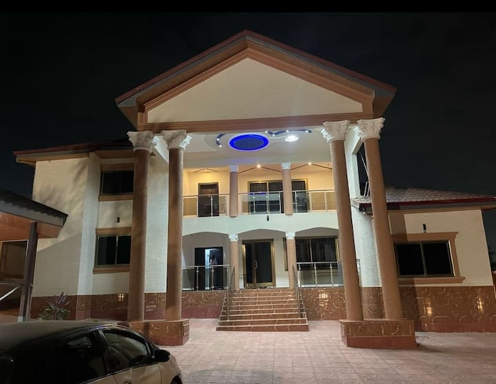 Whispering Hearts Guest House - Ghana