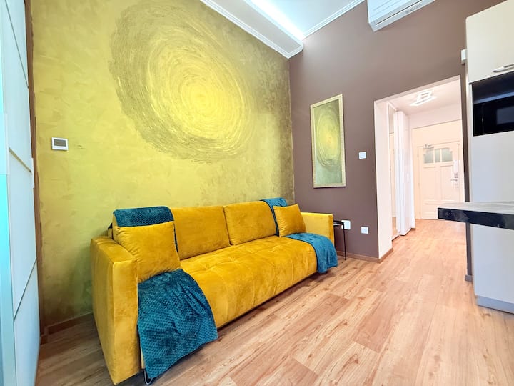 Royal Studio2 / National Museum / 40sqm - Budapest