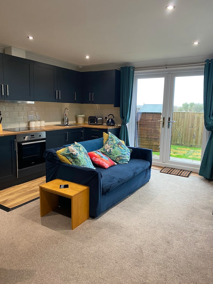 1 Bedroom Apartment With Garden - Bridport, UK