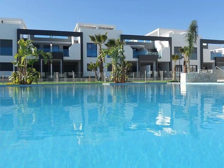 Oasis Beach - Cabo Roig