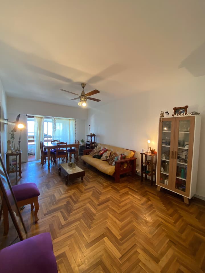 Amplio Depto Zona Estación, Bosque Y Unlp - La Plata, Argentina