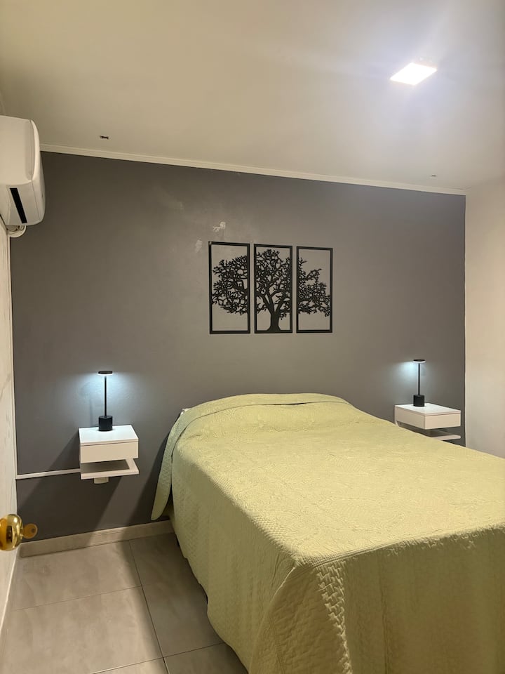 Casa De Dos Plantas, Amueblada. - Monte Caseros