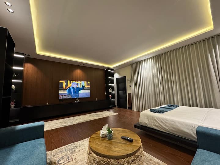 استديو راقي بتصميم فندقي وجلسة خارجية 25 - Riyadh