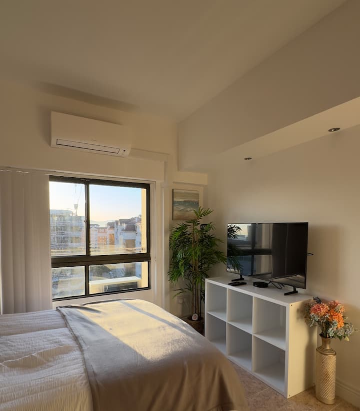 Cosy Studio In Citycentre W Pool - Gibraltar