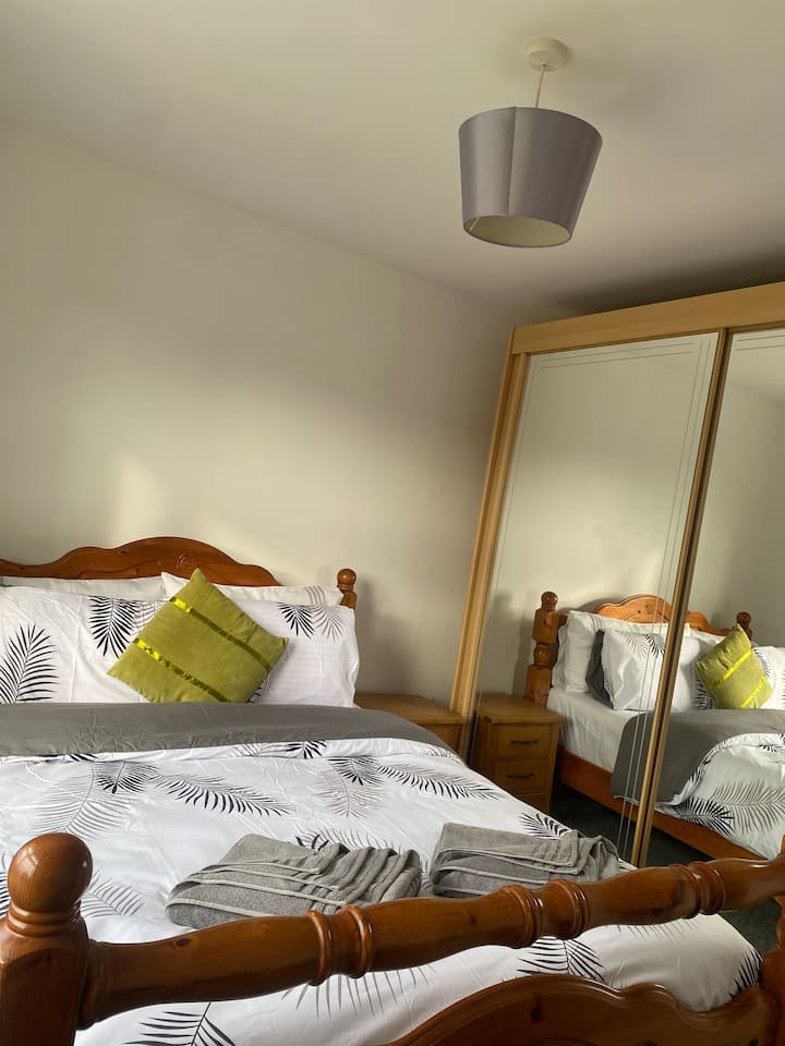 Double Bed In A Detached House. - Ballymoney