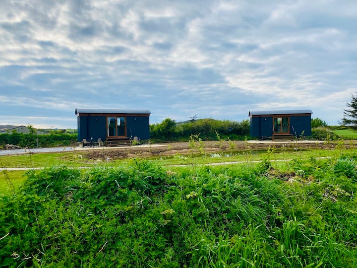 A Unique Stay In Our Anelog Shepherd Hut. - Aberdaron