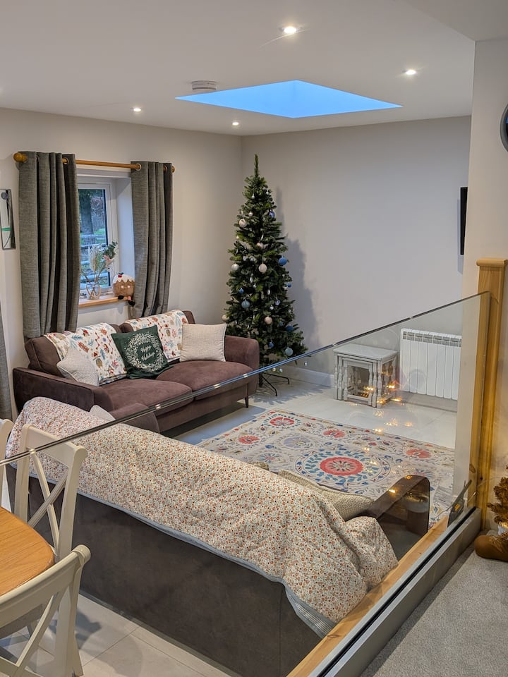 2 King Sized Beds - Stockport