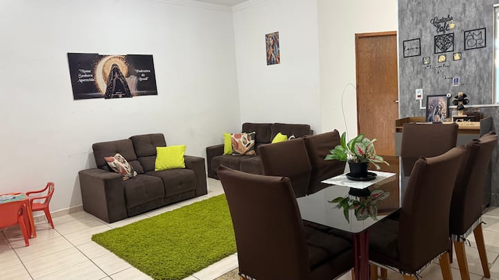 Apt N*8 De Maria / Próx Do Santuário Com Garagem - Aparecida