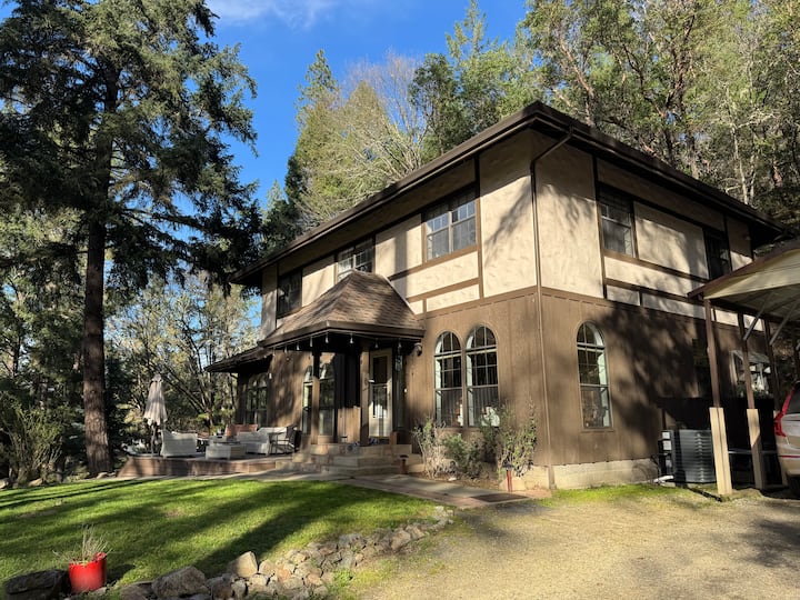 Rogue River Retreat - Rogue River, OR
