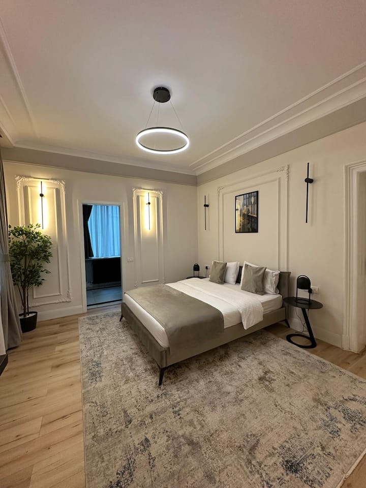 Apartment With Balcony | City Center | Breakfast - Bucarest