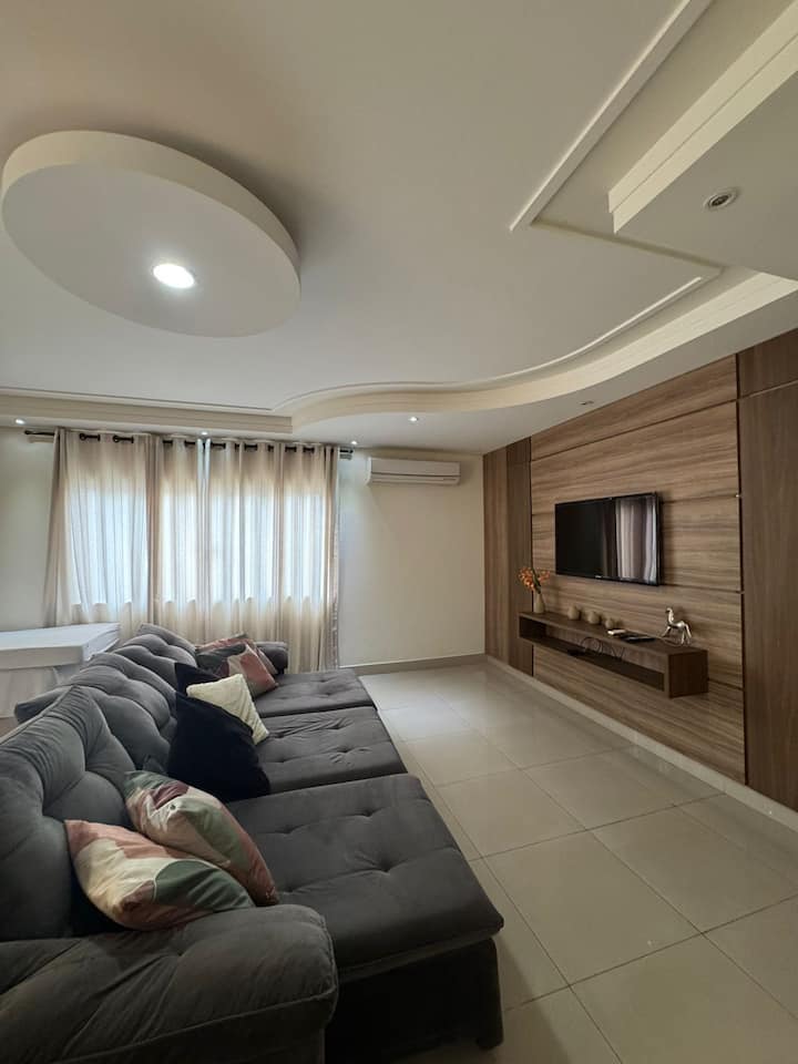 Linda Casa Com Churrasqueira E 3 Quartos Com Ar - Americana