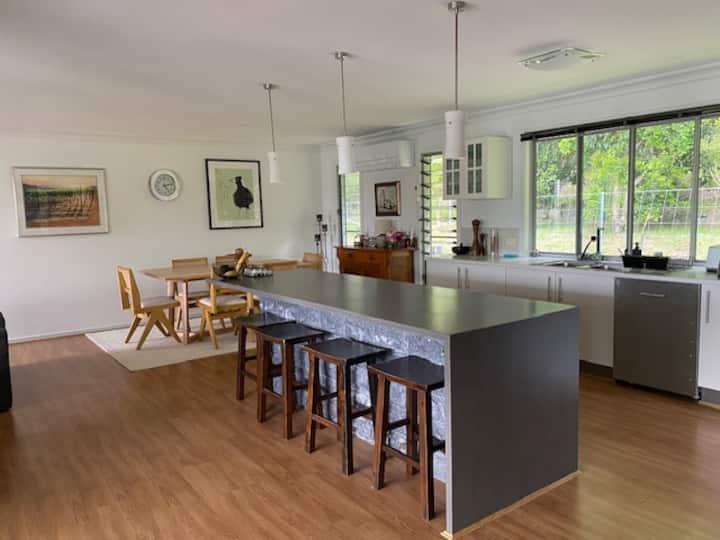 Modern 2 Bed Retreat In Maclean - Maclean