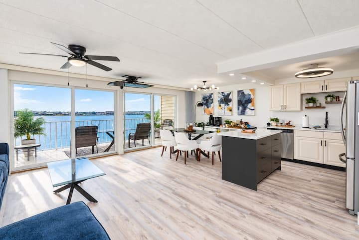 Stunning Luxury Bayfront Escape - Ocean City, MD