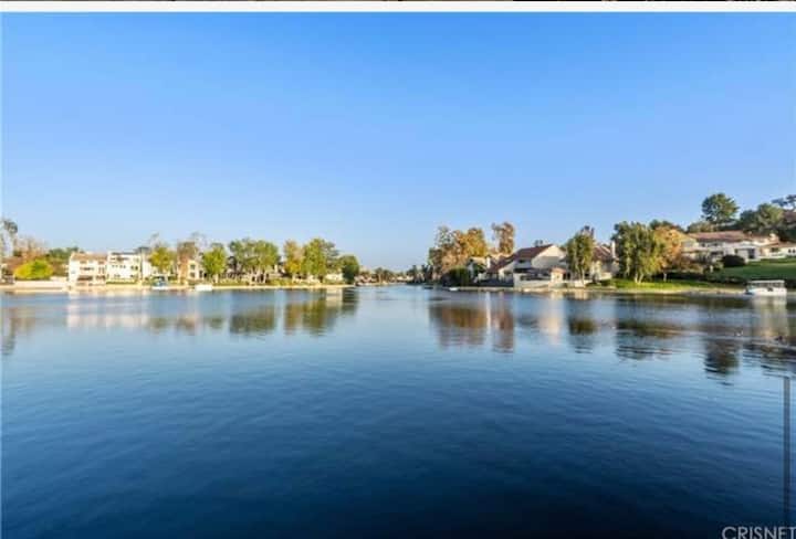 Beautiful 2 Bed Calabasas Condo - Calabasas, CA